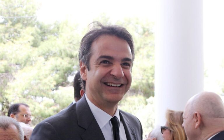 “ΔΕΧΟΜΑΙ” ΝΙΚΗΣΑΝ ΟΙ ΑΓΡΟΤΕΣ – ΚΑΝΕΙ ΠΙΣΩ Ο ΜΗΤΣΟΤΑΚΗΣ